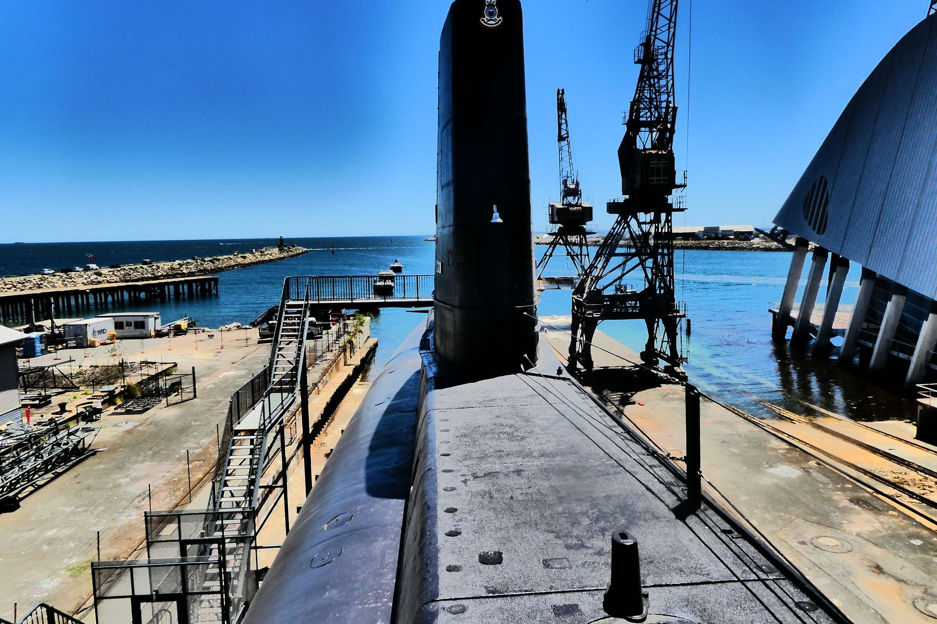 HOW to think outside the Box in a Submarine – visit HMAS Ovens at WA ...