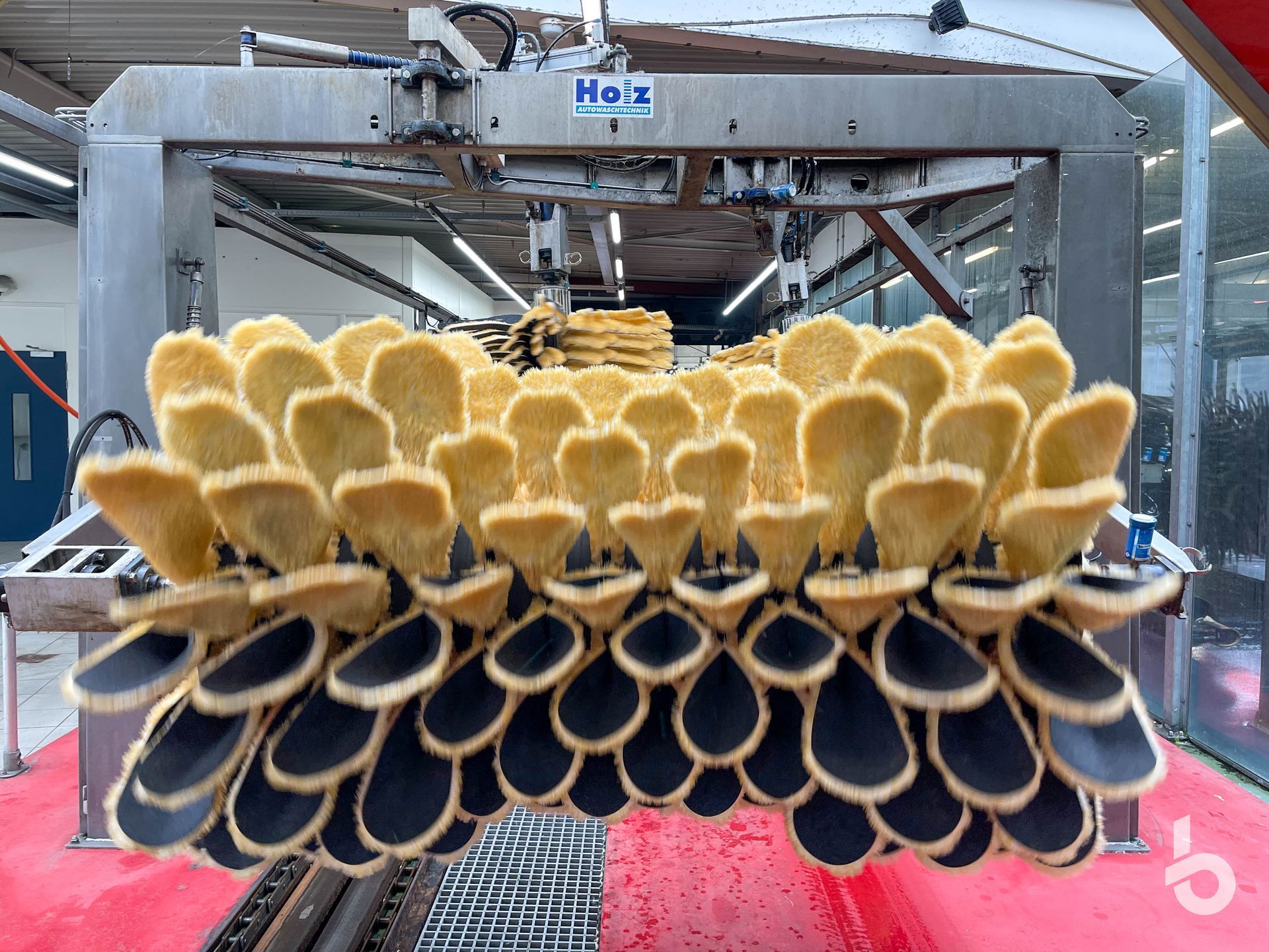 Up (Indoor) Carwash - Holz car wash system