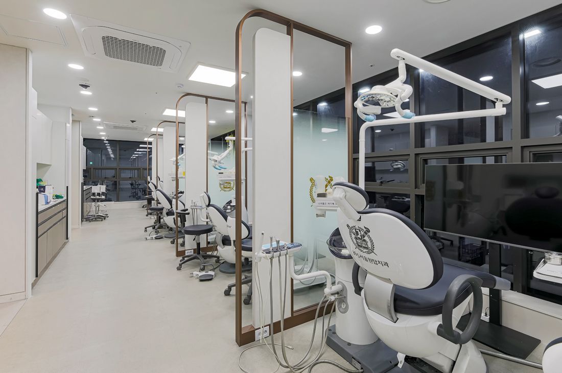Types of Dental Implants Used in Korea | Materials, Systems & Options