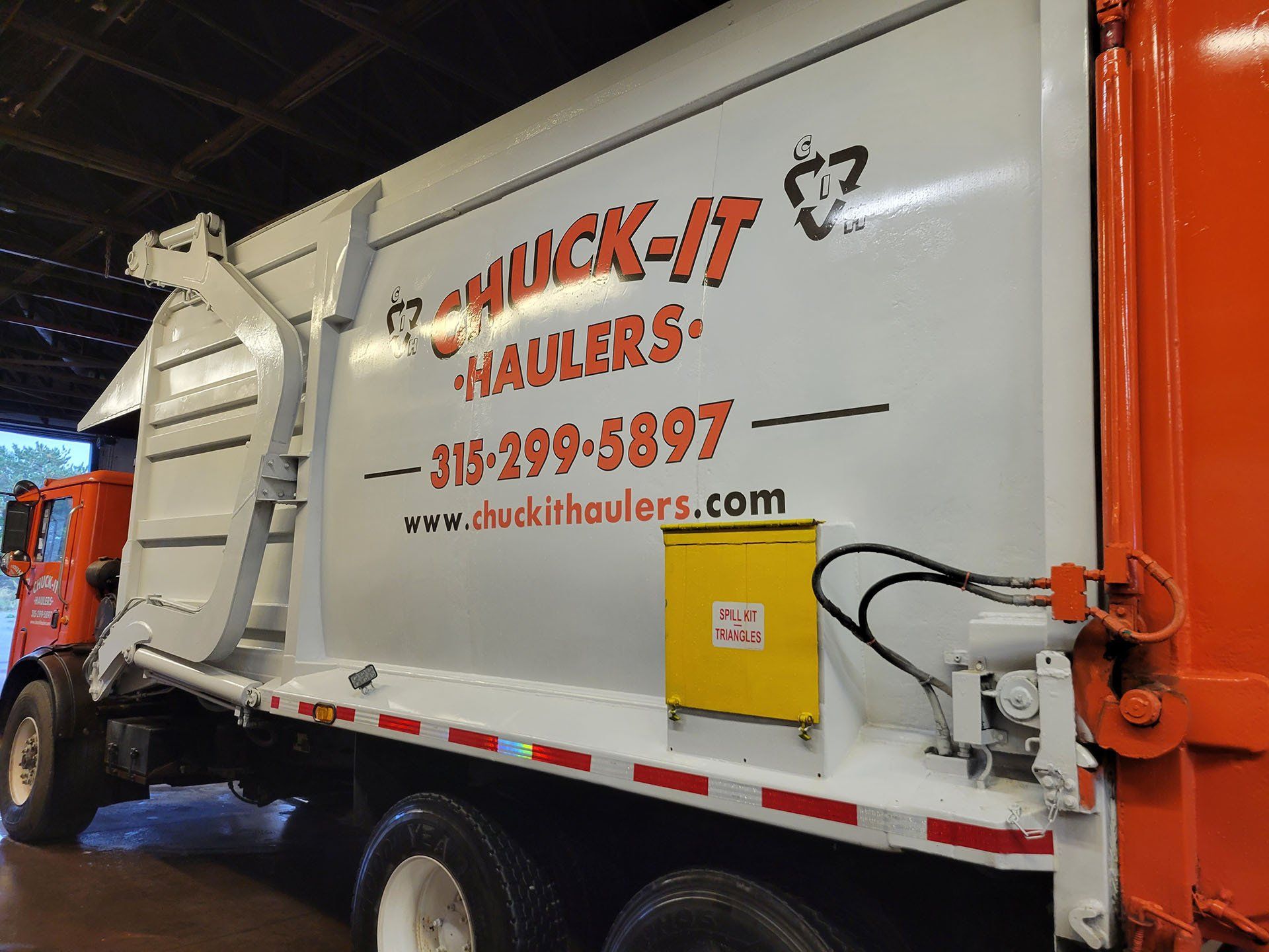 Commercial Clutter Clear Out Services | Syracuse, NY