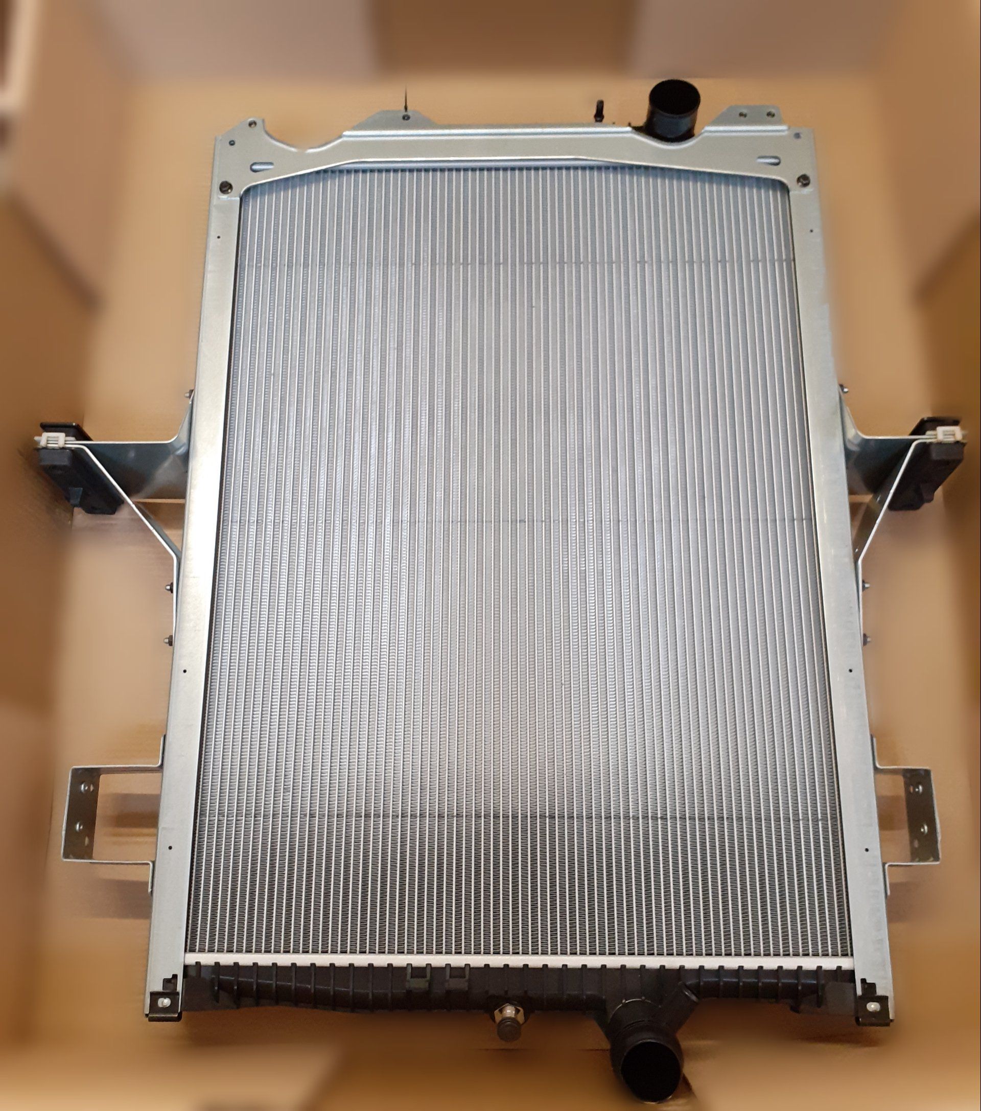 Commercial Vehicle Cooler Repairs | Applied Radiators