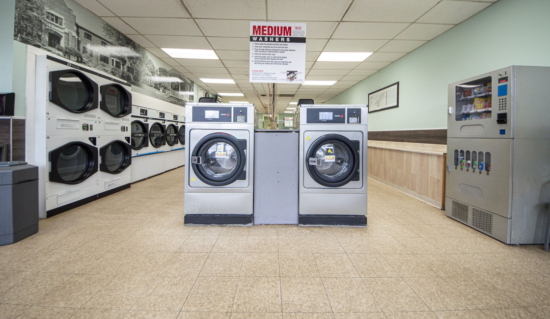 Denier Laundromat | Laundromat Middleburg Heights | Coin Laundry