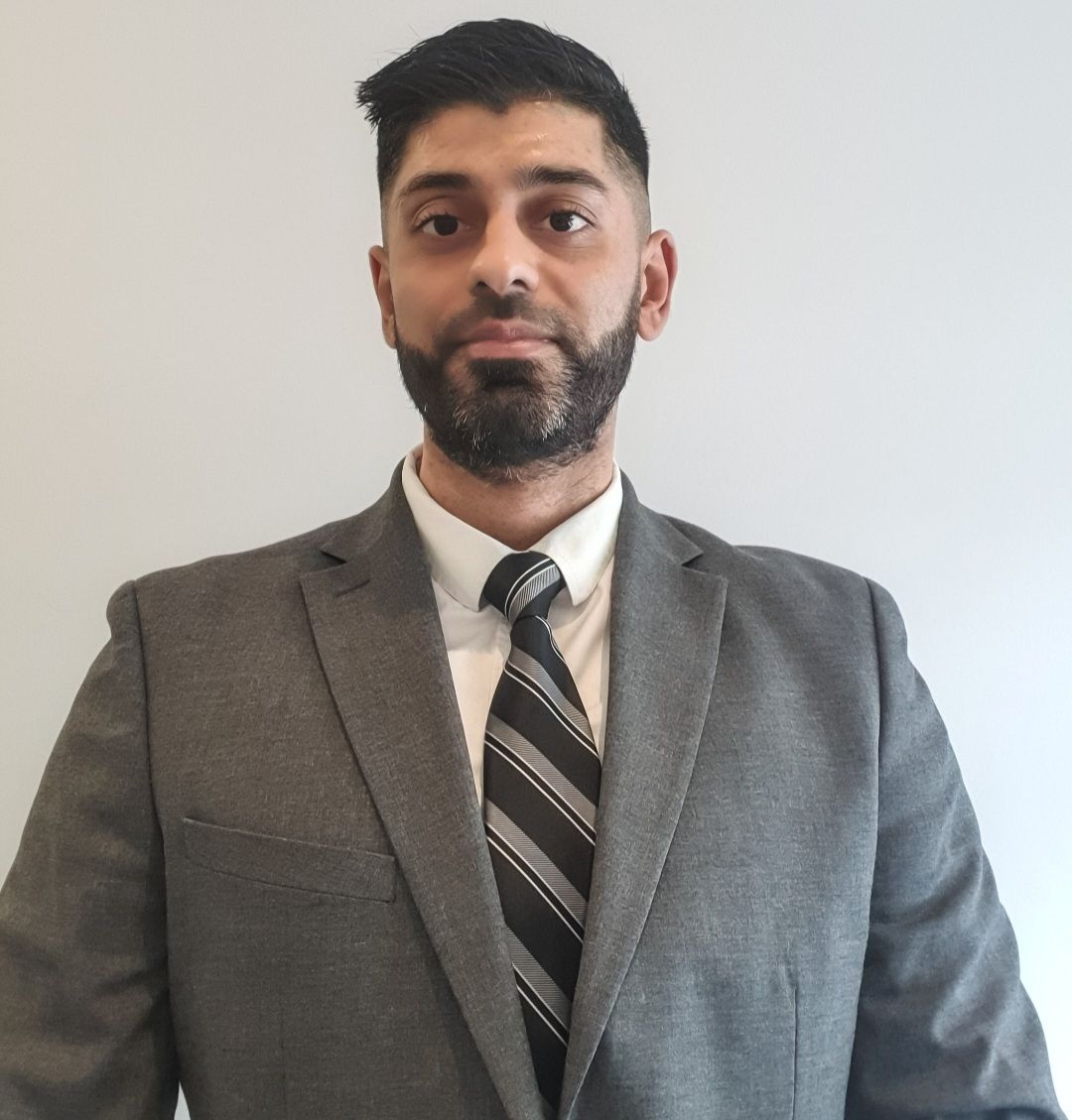 Iftakhar Ahmed | Conveyancing Solicitor | Woodstock Legal Services