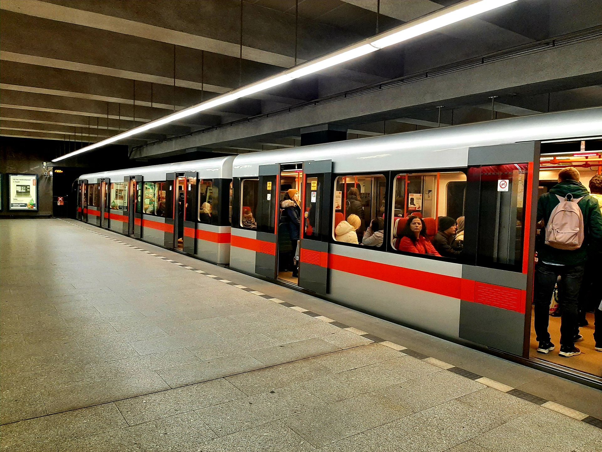 Nahverkehr Prag – Unterwegs mit U-Bahn, Straßenbahn und Bus