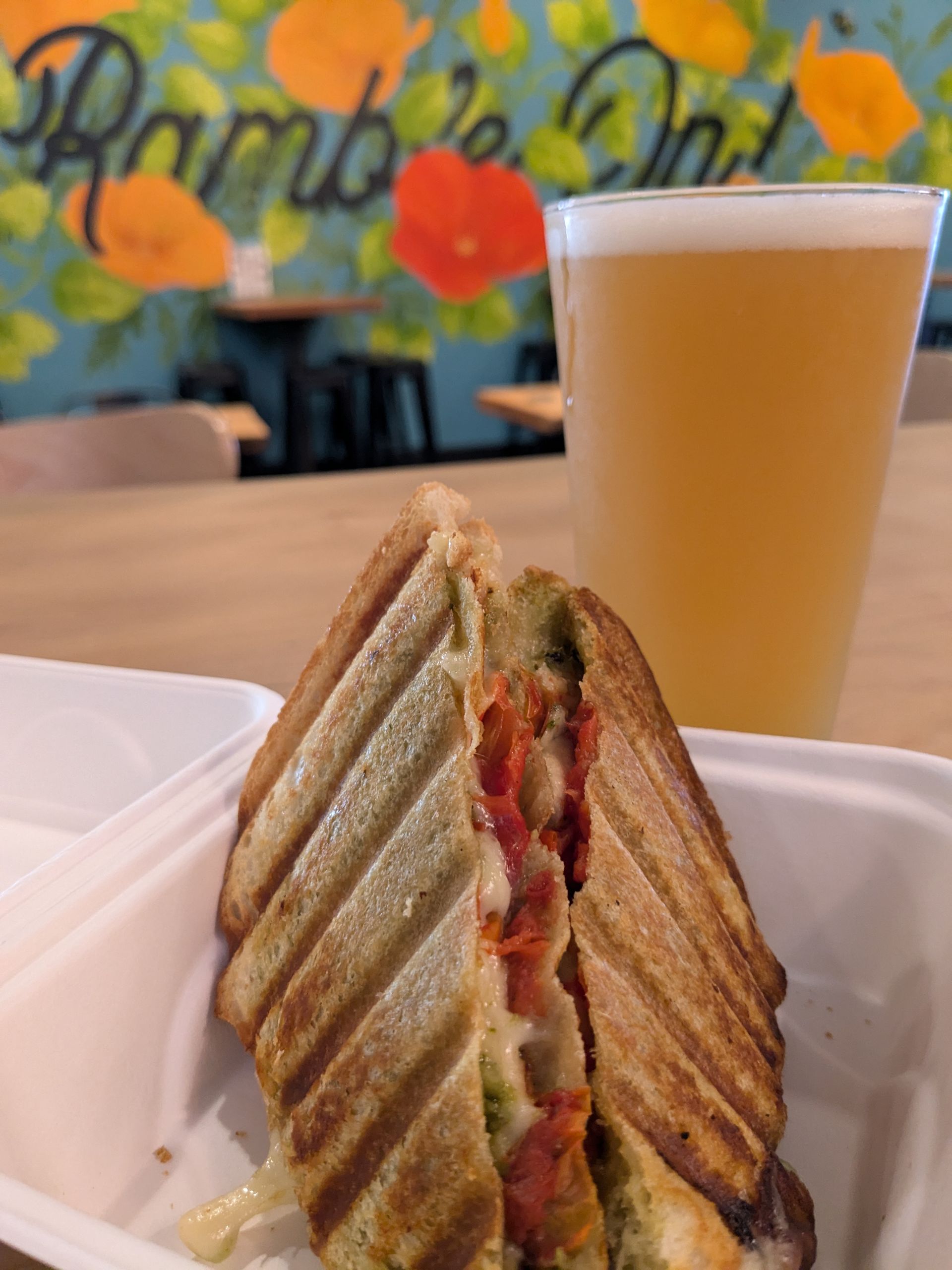 Food | Enjoy a beer & local food at Ramble West Brewing