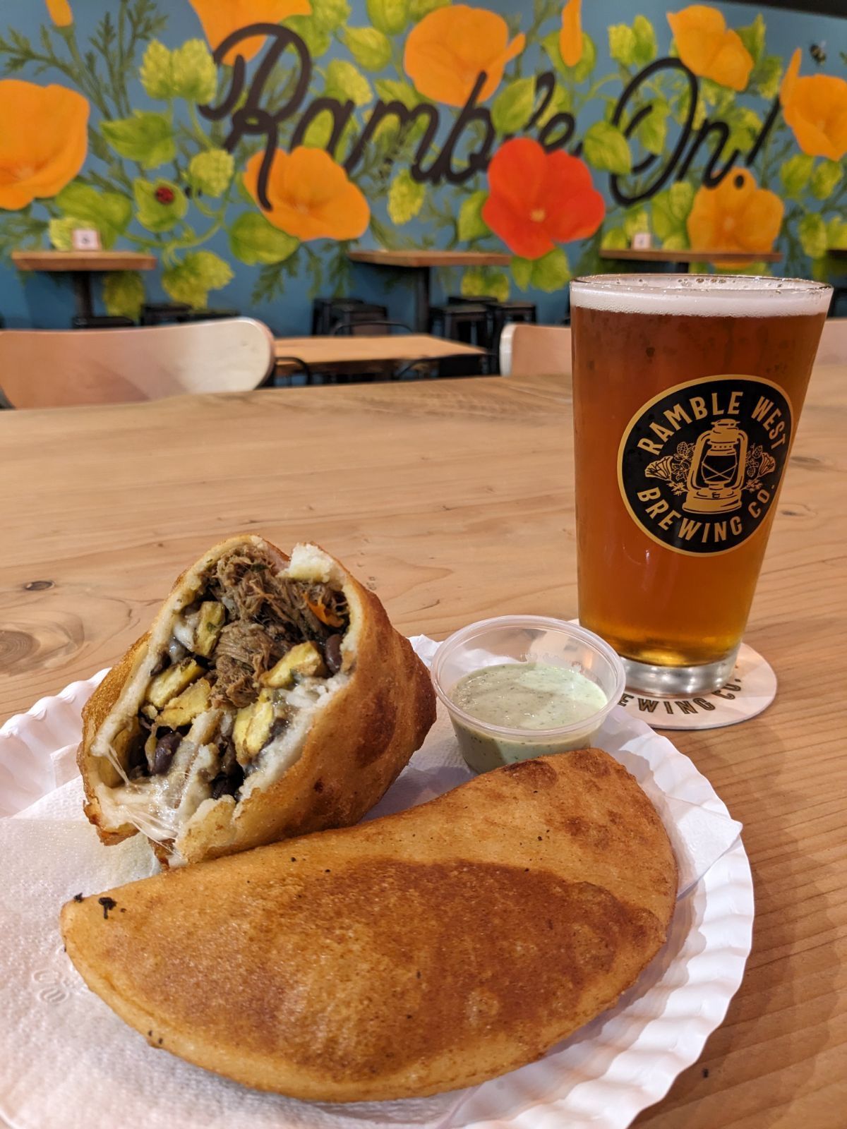 Food | Enjoy a beer & local food at Ramble West Brewing