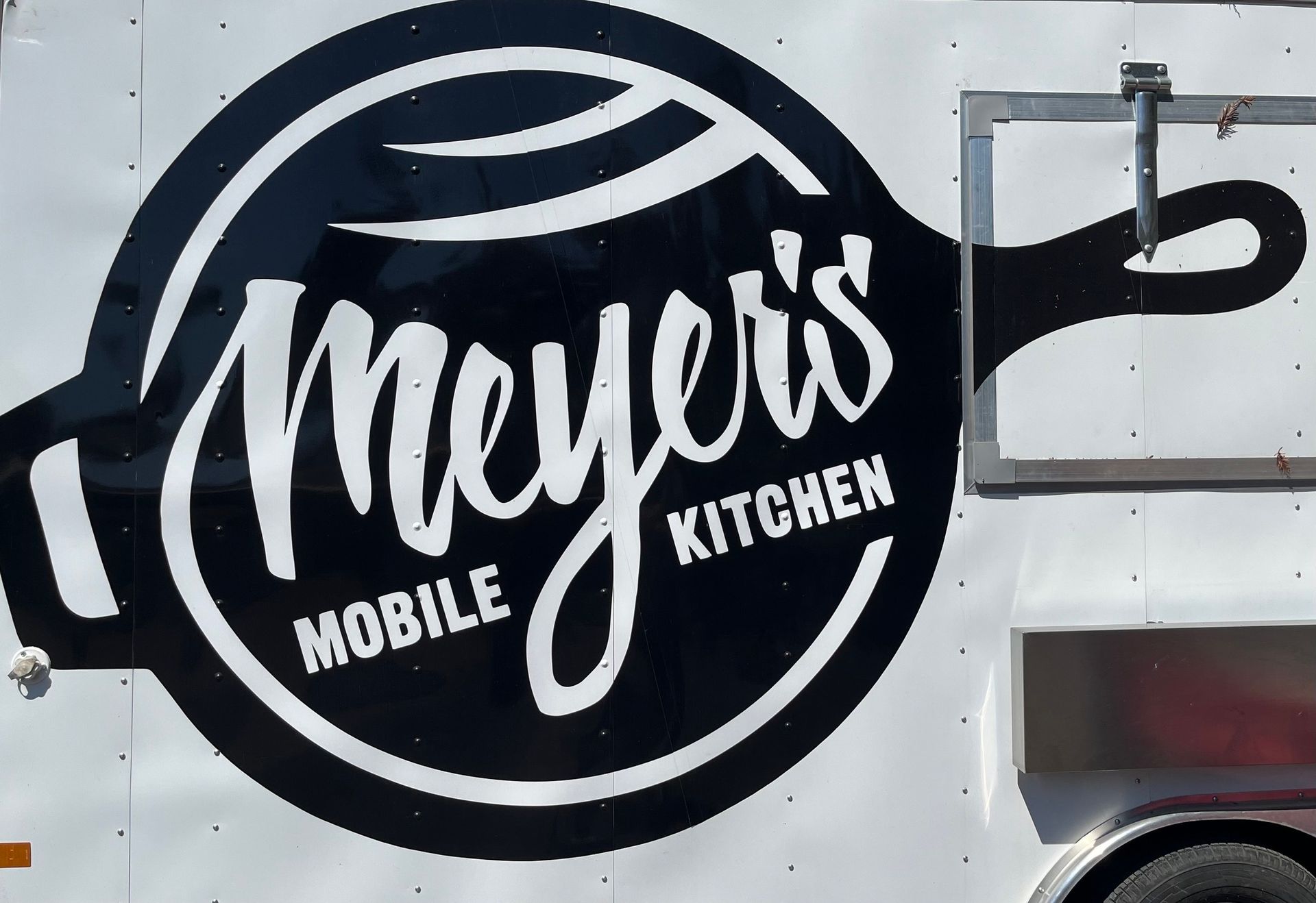 Food | Enjoy a beer & local food at Ramble West Brewing