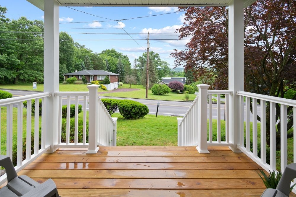 Outdoor Living: Designing the Perfect Deck for Spring