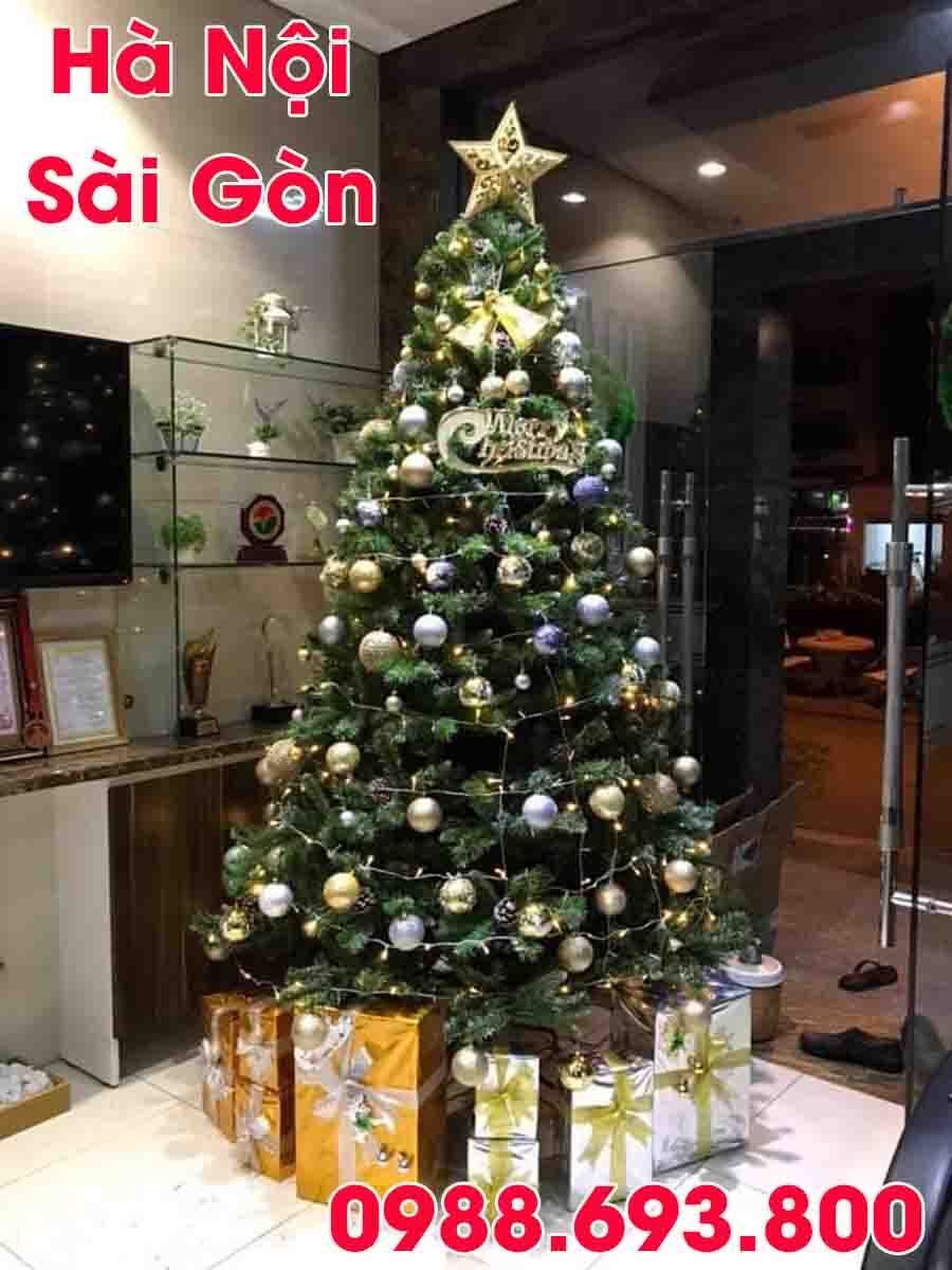 Dịch vụ cho thuê đồ trang trí noel Tạo không gian lễ hội ấm áp và lung linh