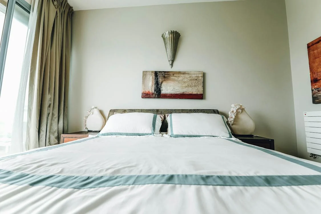 Kamar Hotel Twin Bed Size vs Double Bed Size, Apa Bedanya?
