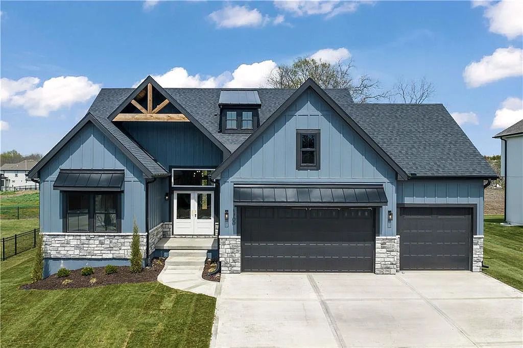 Available Custom Homes in Kansas City | Walker Custom Homes