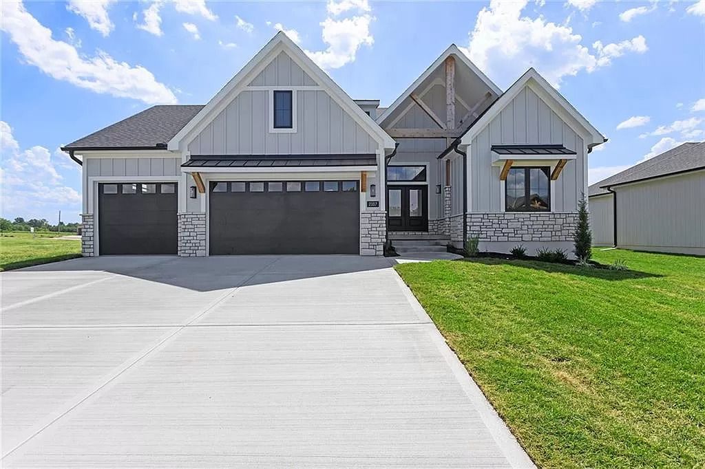 Available Custom Homes in Kansas City | Walker Custom Homes