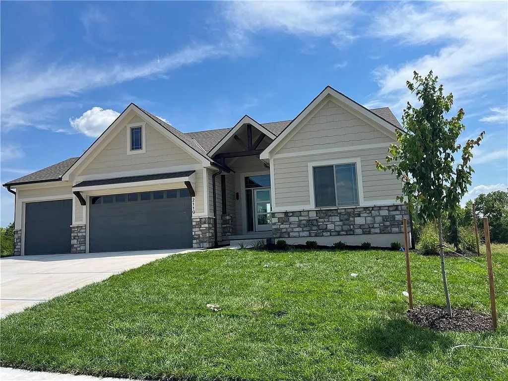 Available Custom Homes in Kansas City | Walker Custom Homes