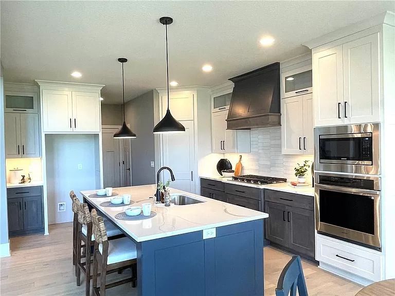 Available Custom Homes in Kansas City | Walker Custom Homes