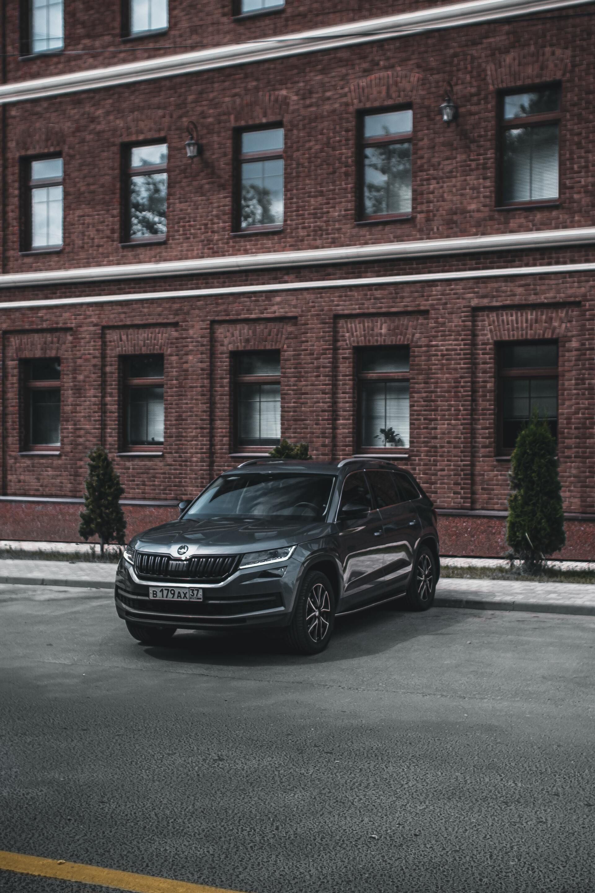 The Benefits of Automotive Window Tint