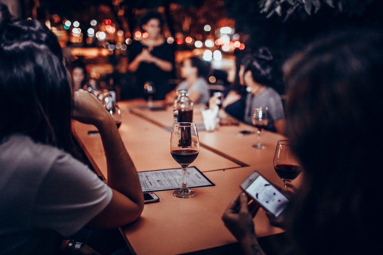 7 Reasons Why a Restaurant Is a Good Place to Host A Party