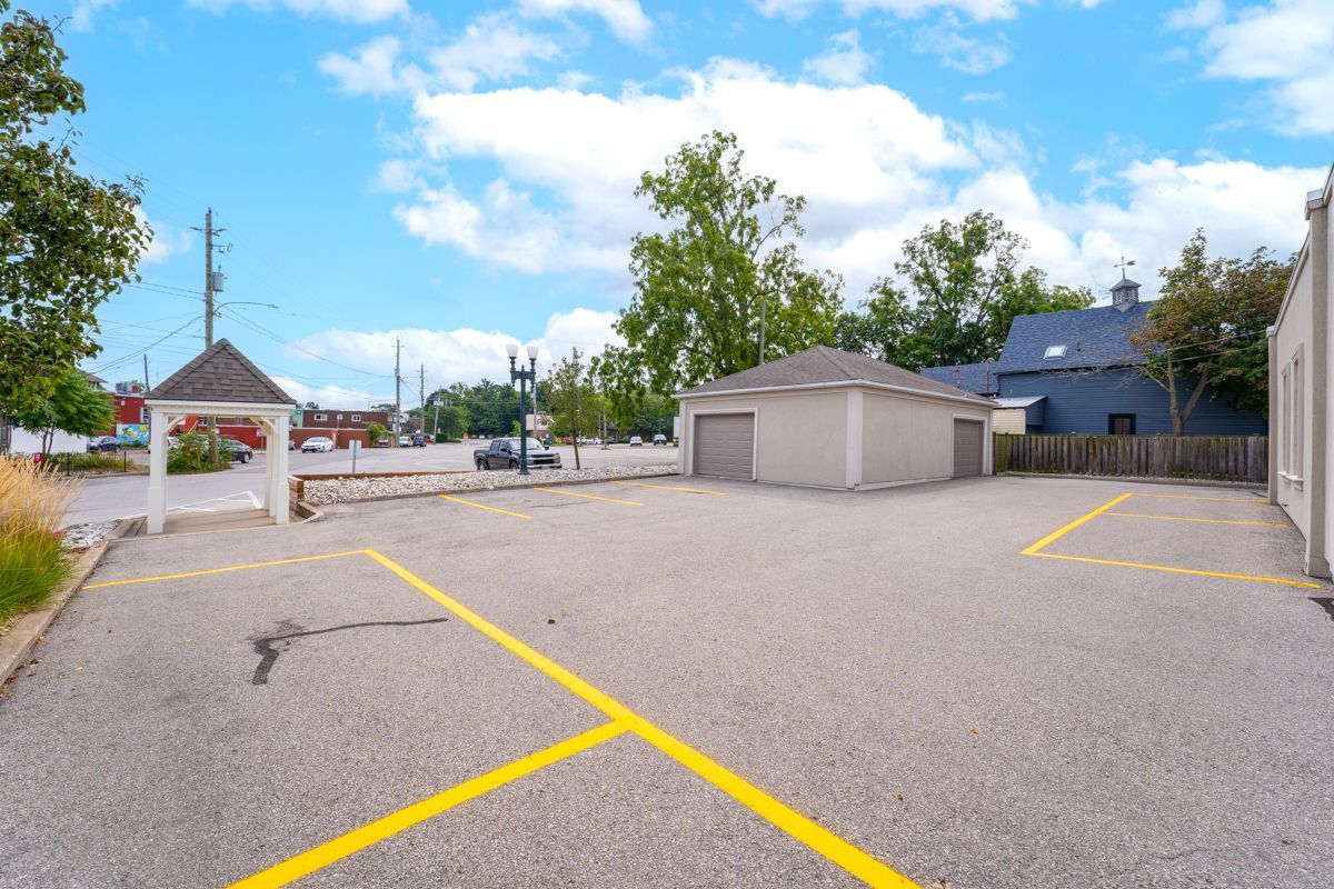 Stonehouse-Whitcomb Chapel | Smith's Funeral Homes