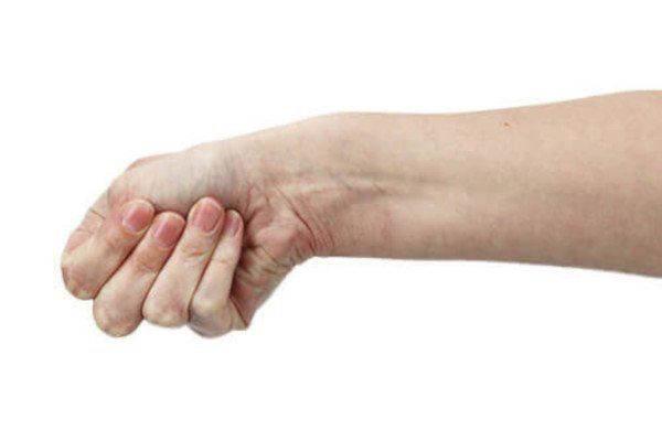 These Hand Stretching Exercises for Gamers Will Prevent Injuries