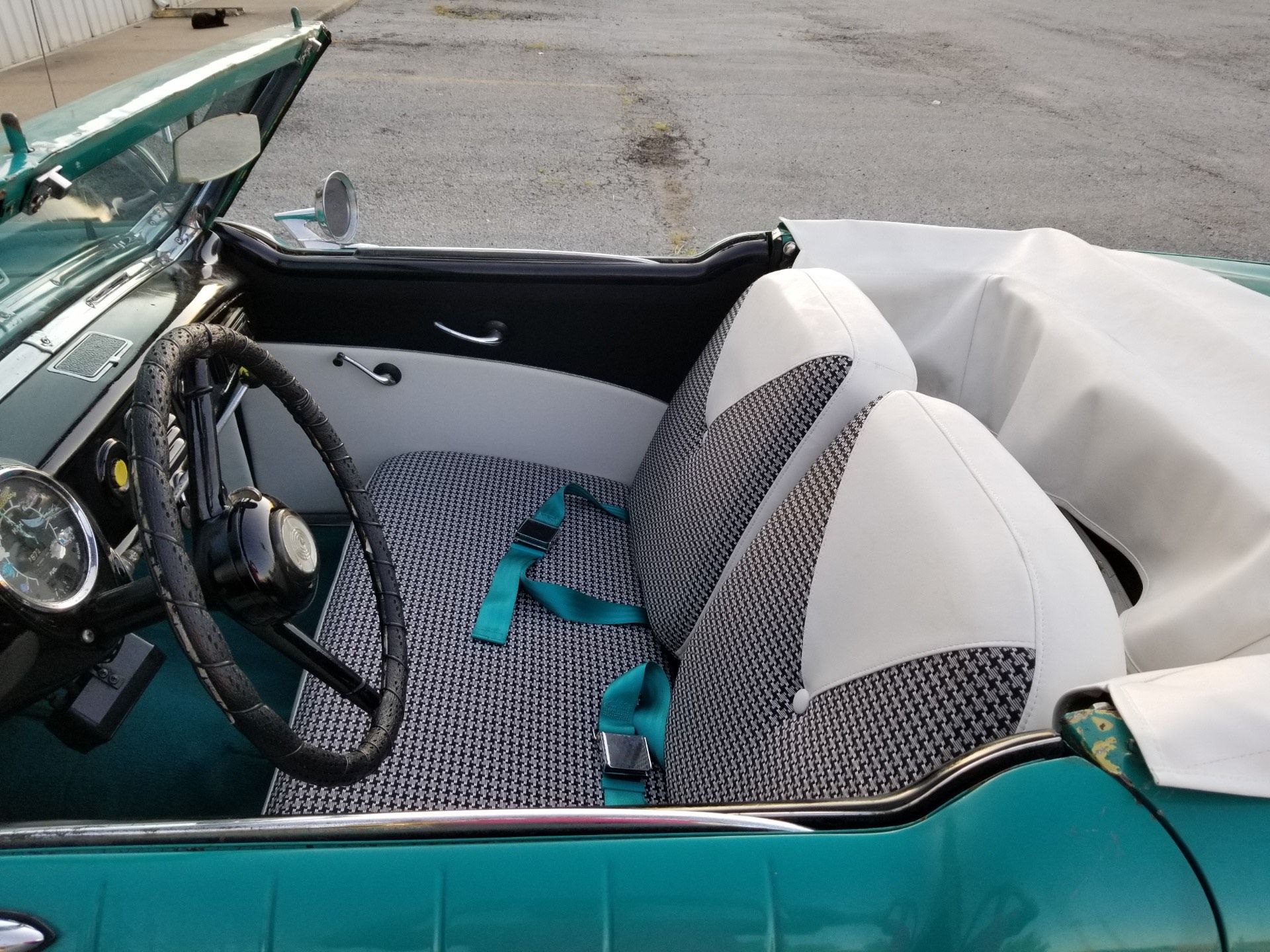 Custom Auto Upholstery | Leather, Vinyl, Cloth Auto Upholstery