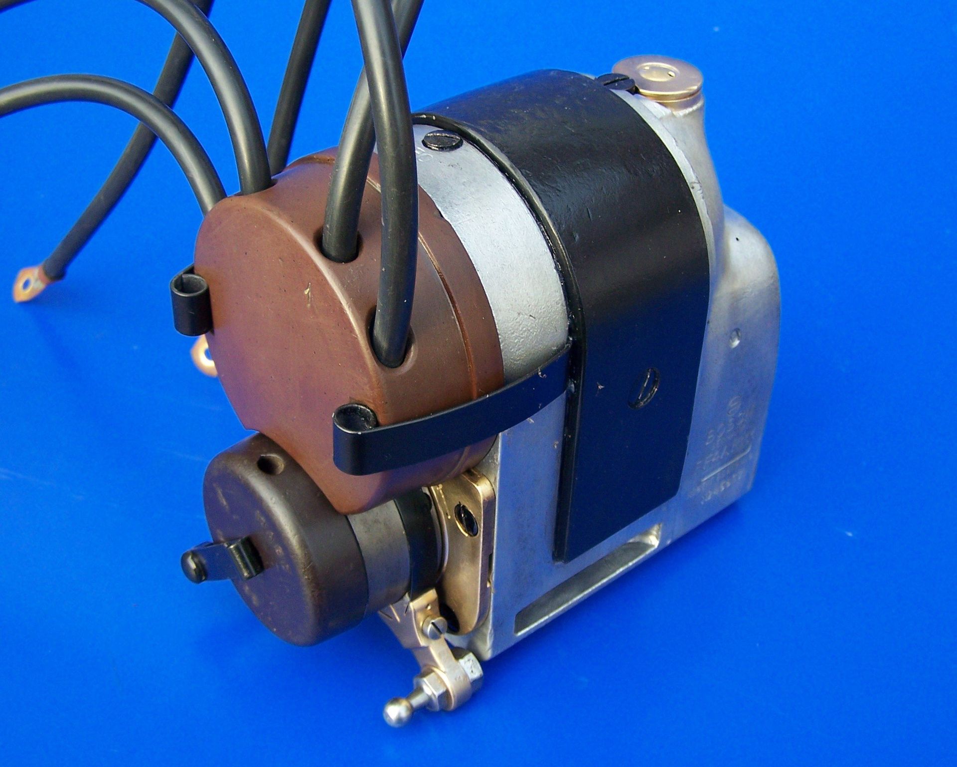 Help identifying Bosch magnetos