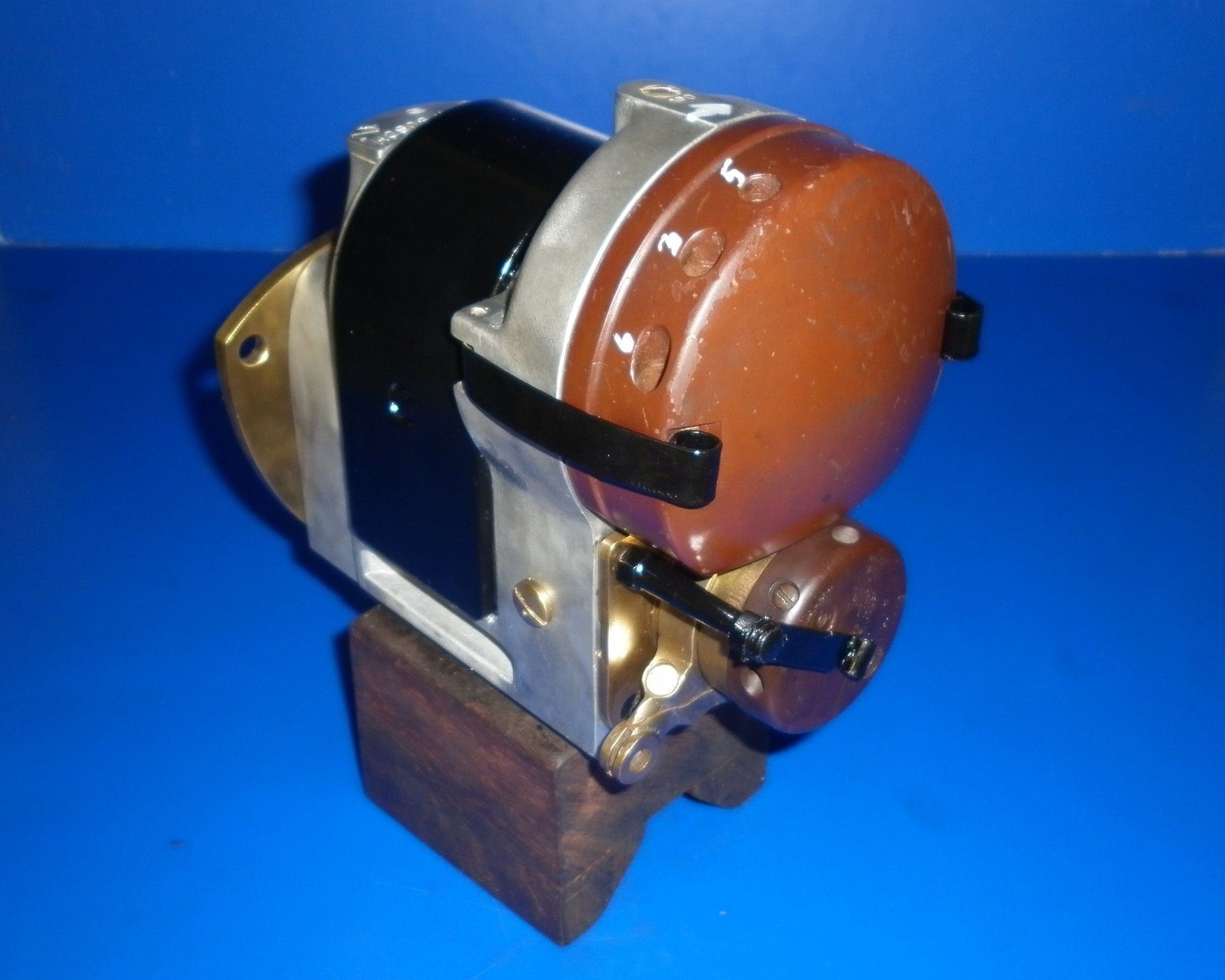 Help identifying Bosch magnetos