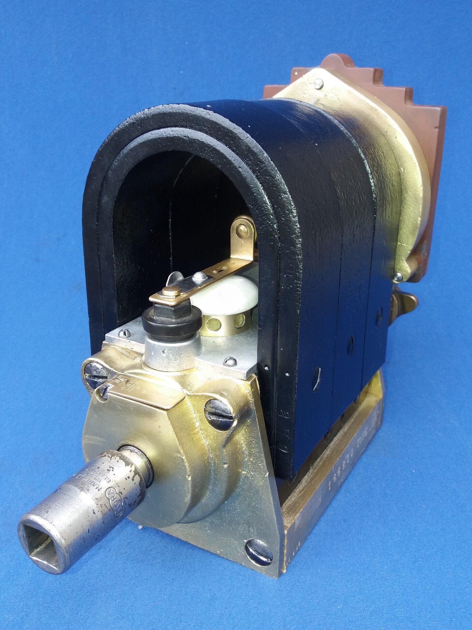 Help identifying Bosch magnetos