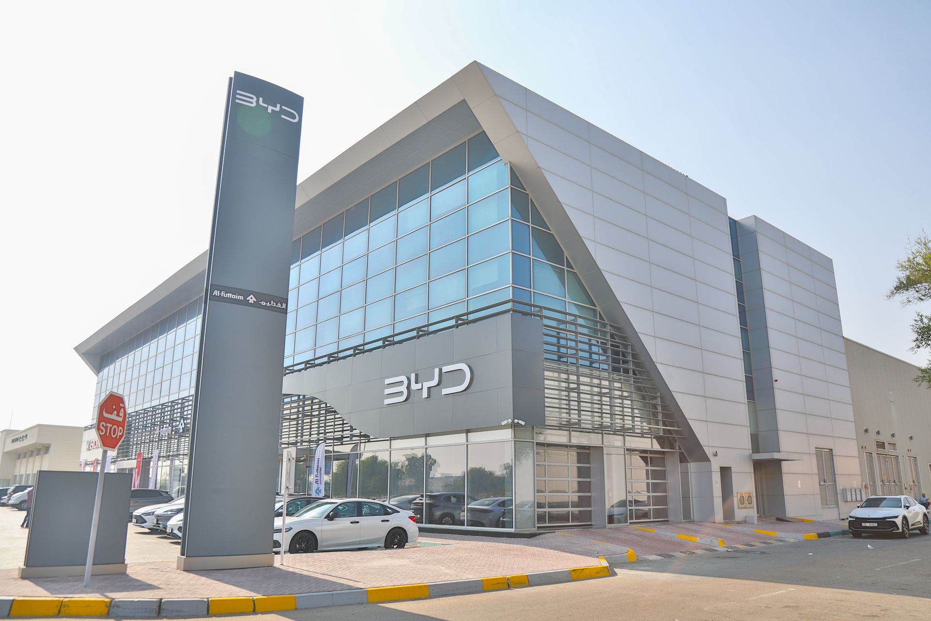 Al-Futtaim Electric Mobility Company Unveils First BYD Abu Dhabi ...