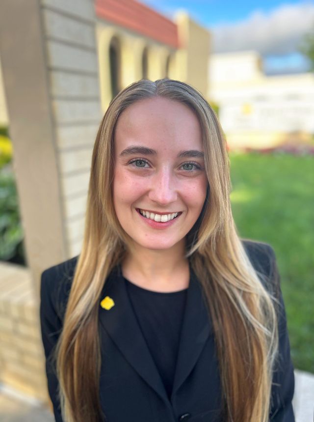 Kelly Pawlak's Instagram, Twitter & Facebook on IDCrawl