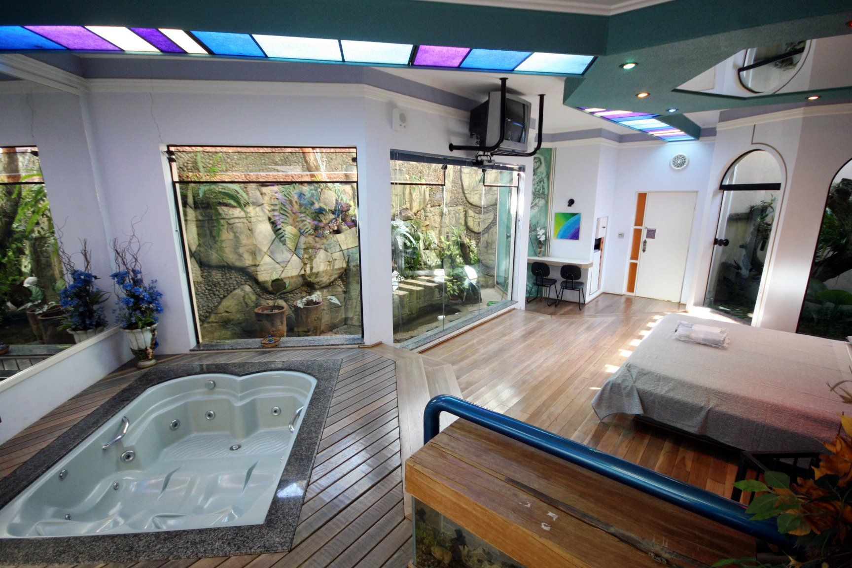 Suites Super Luxo - Mônaco Motel - Assis