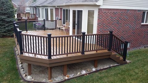 Home [www.customdeckspecialists.com]