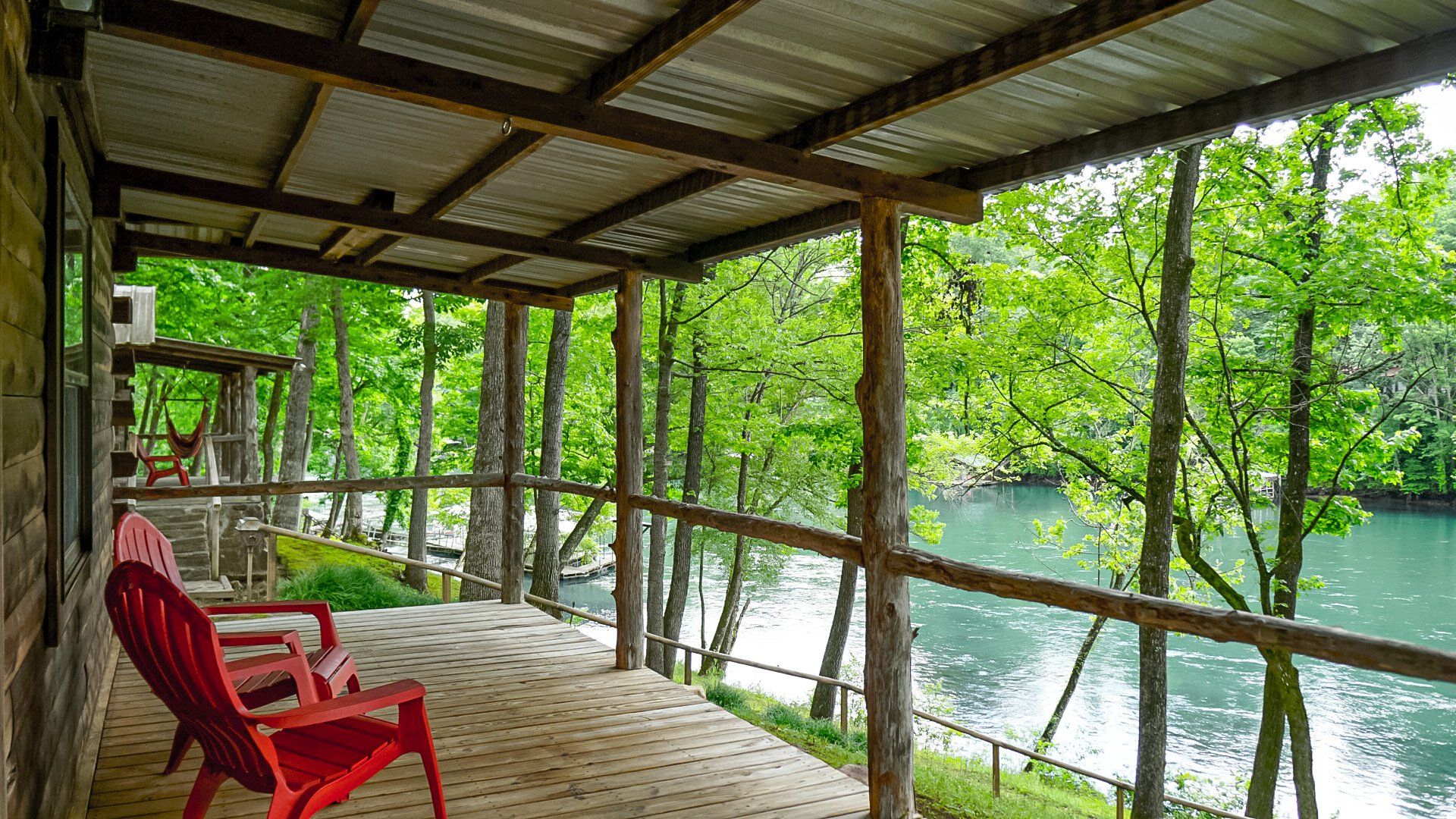 Log Cabins | Lindsey's Resort | See Pricing Here