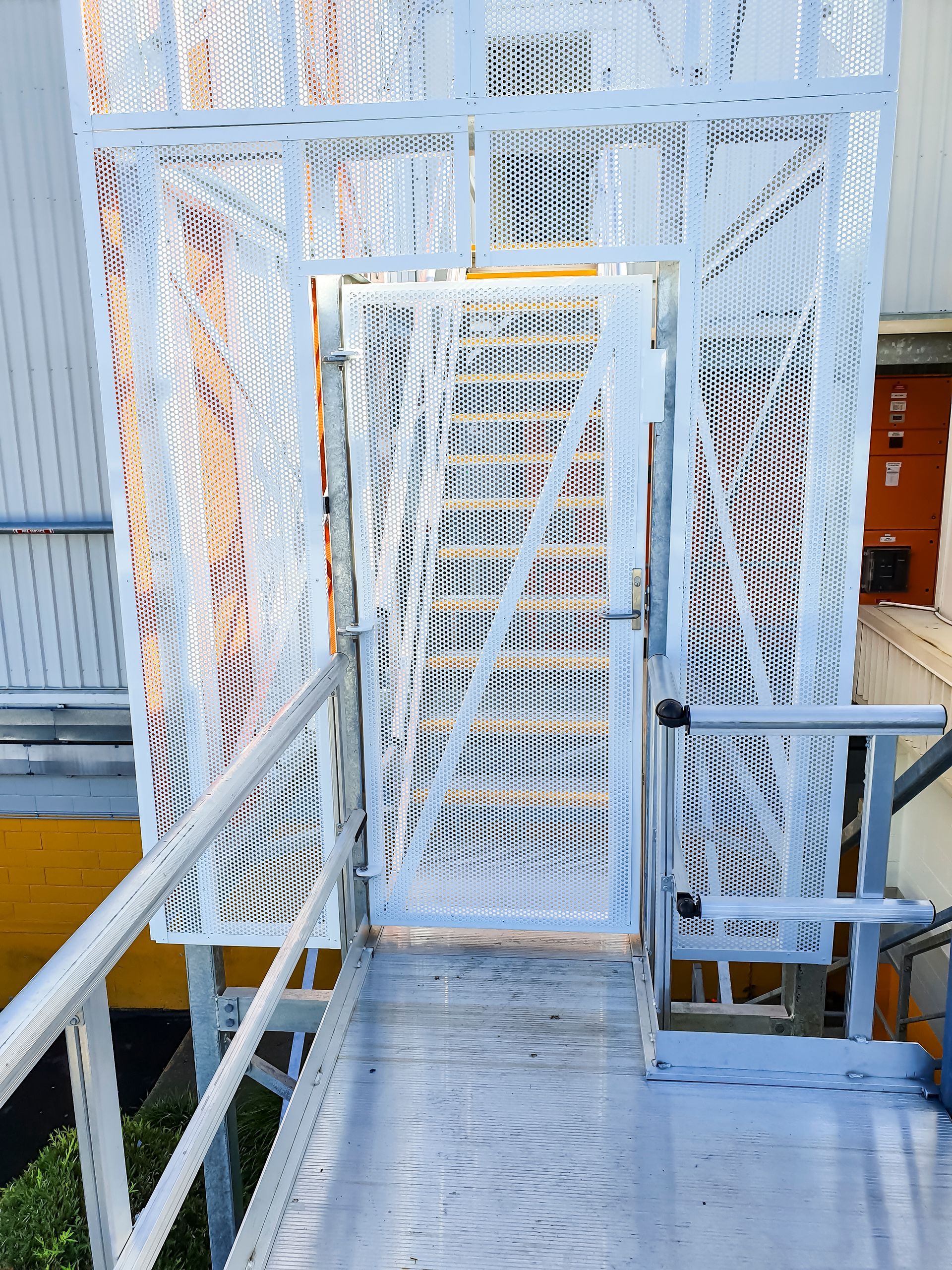 Cold Storage Access Solutions | Safetylyne