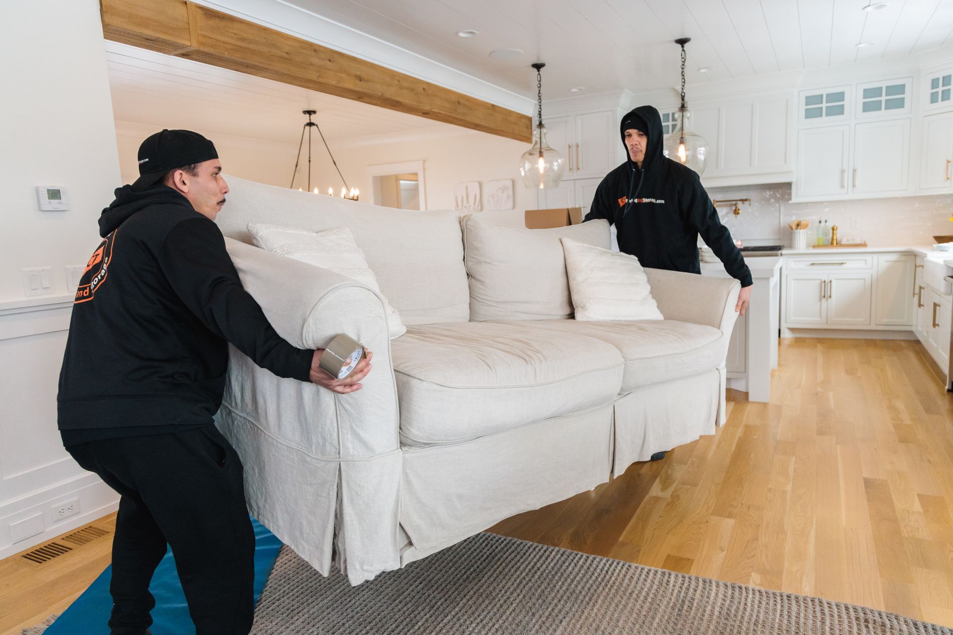 How to Organize a Moving Day Timeline in 2024