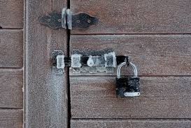 How Does a Night Latch Work? An In-Depth Guide