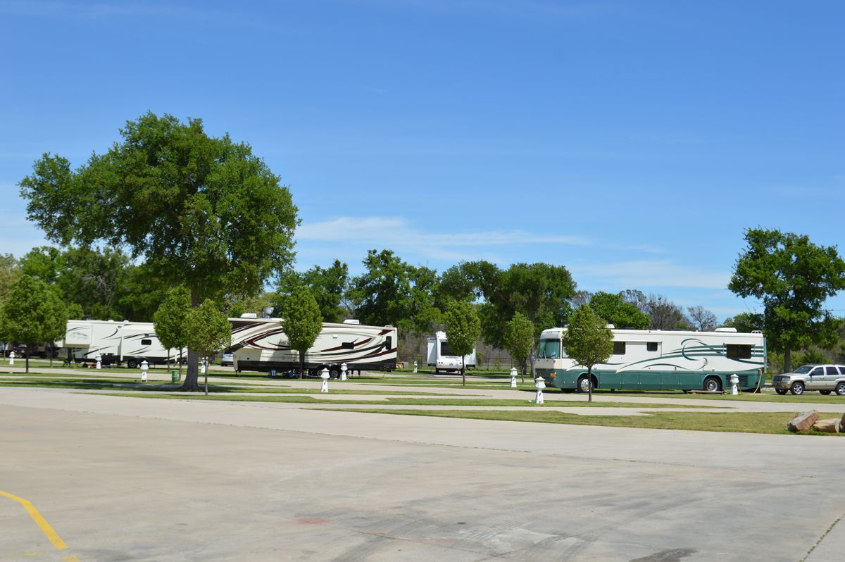 Luxurious RV Park in Weatherford, TX | Oak Creek RV Park