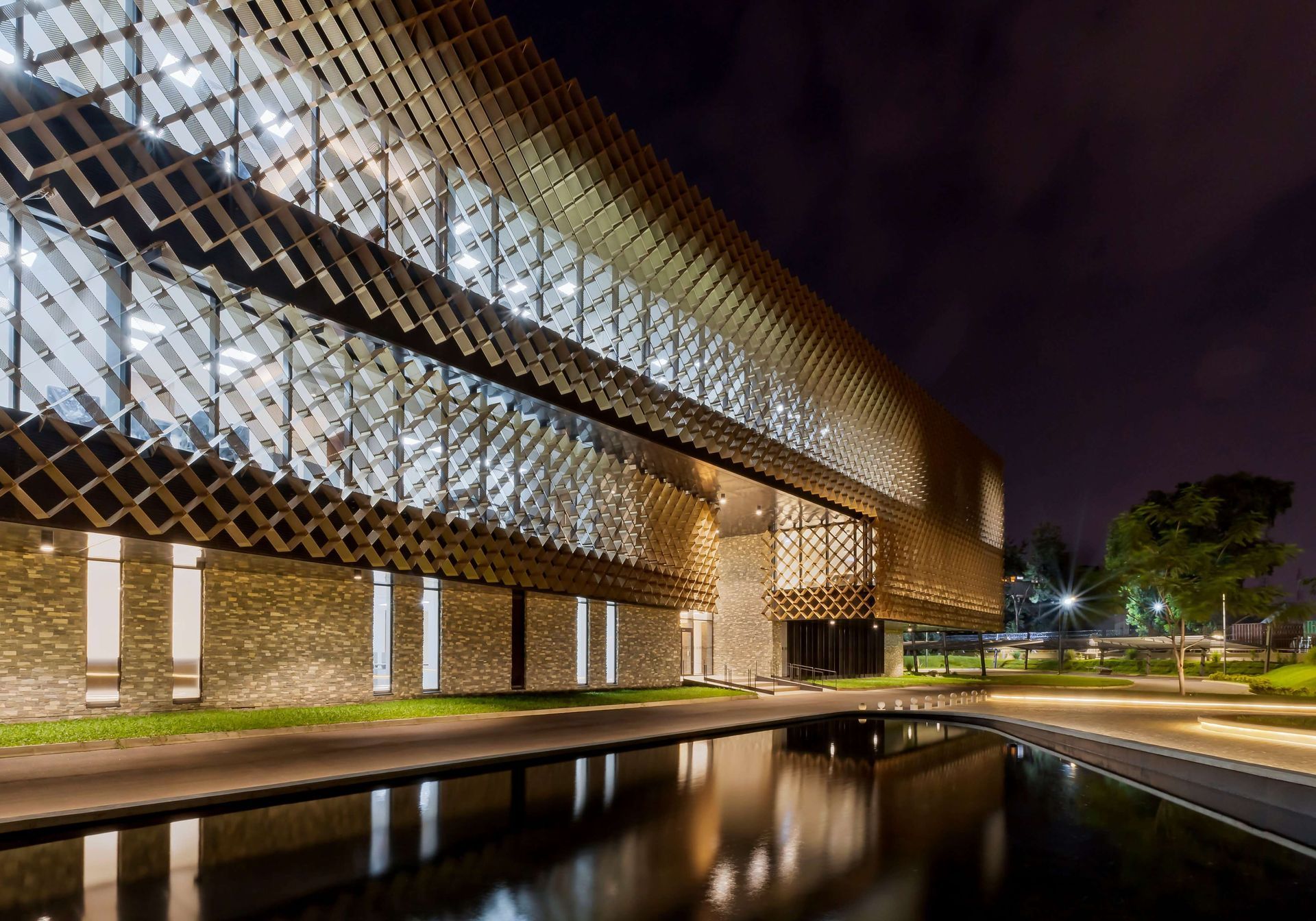 Glassline Contracting, Aluminum and Glass Fabricators in UAE