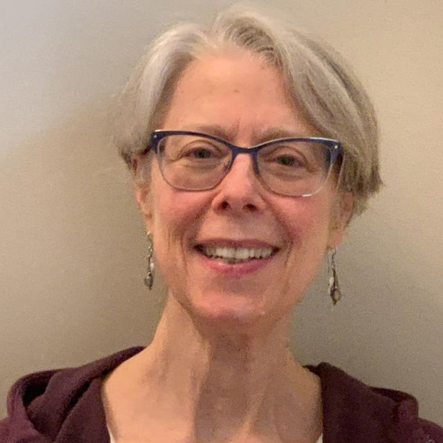 Lindsay Spence's Instagram, Twitter & Facebook on IDCrawl