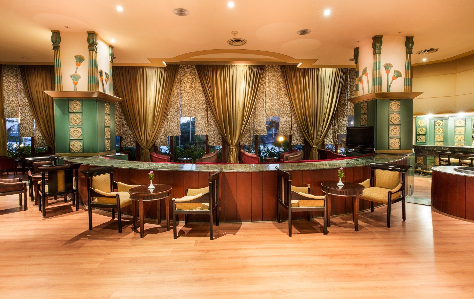 Isis Island Aswan - Restaurants & Bars | Pyramisa Hotels