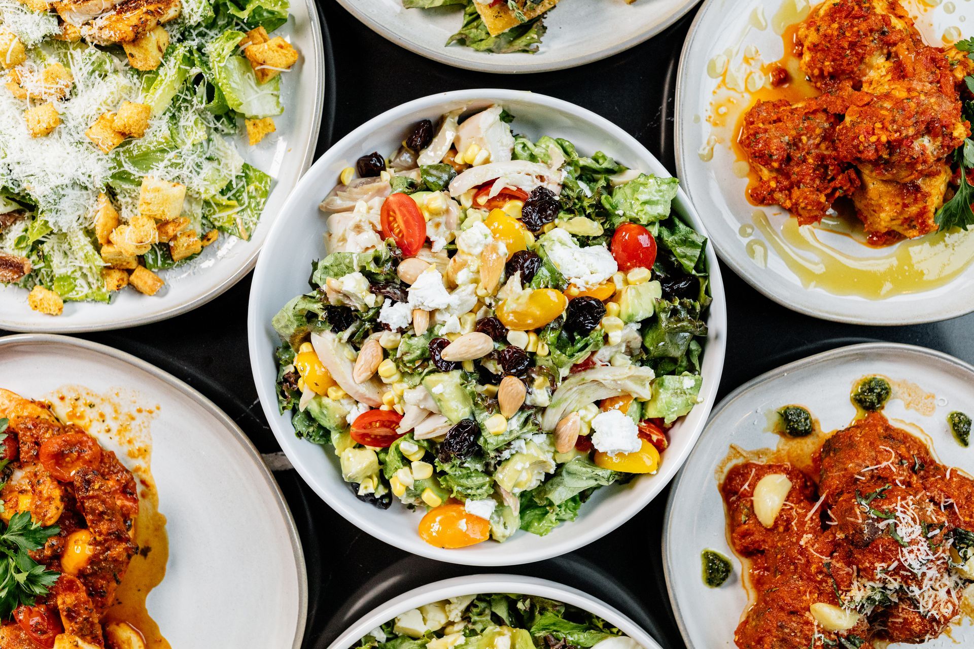 Bantr Hotel | Largest Pool + Hot Tub in Rothschild, WI