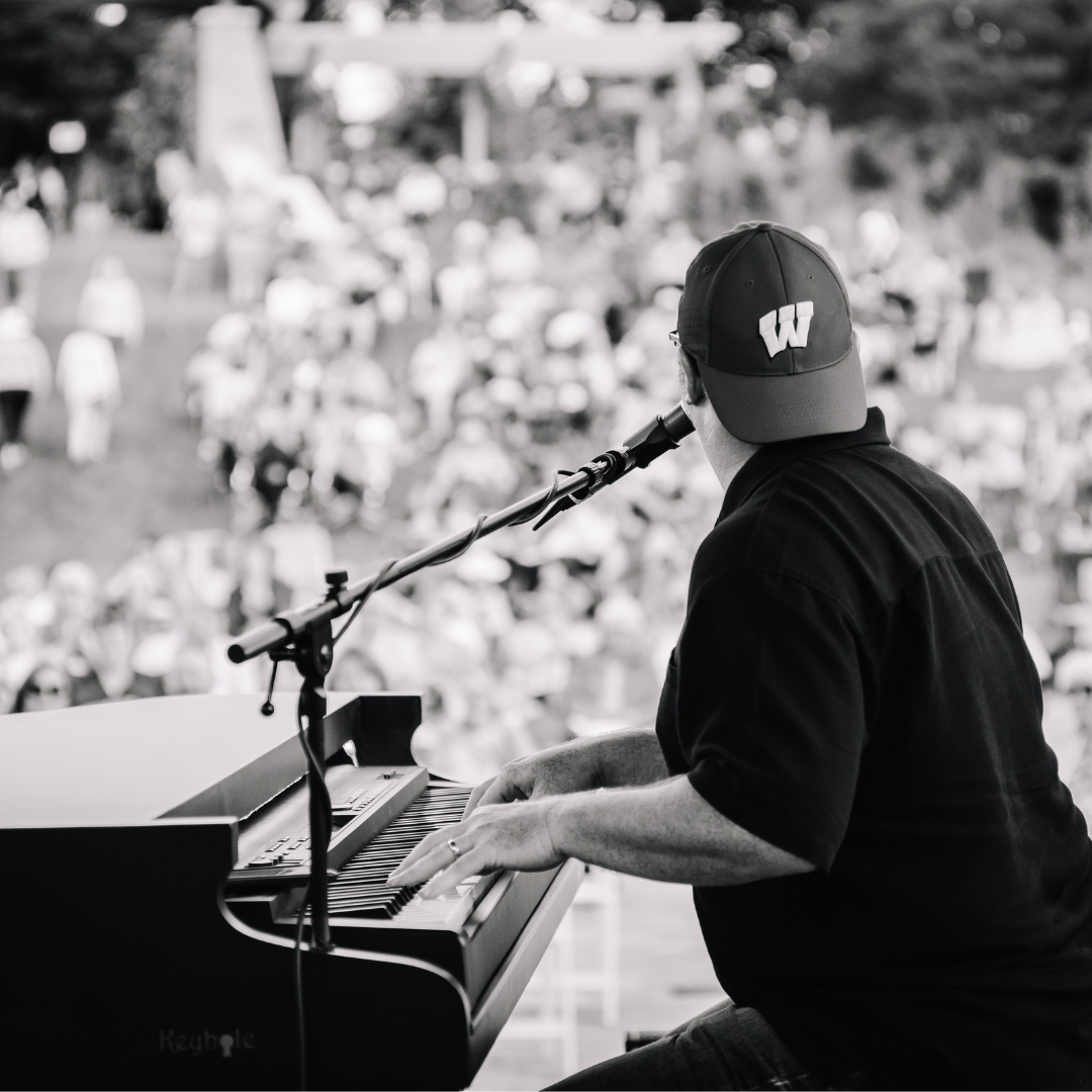 Bantr | Beautifully Furnished Apartments in Rothschild, WI