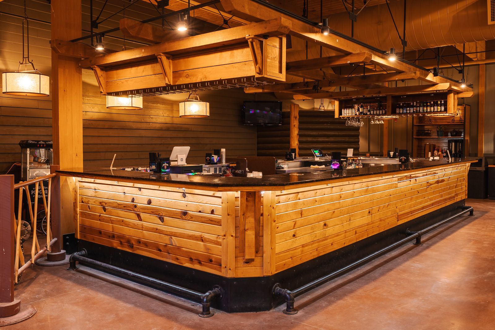 Bantr Hotel | Largest Pool + Hot Tub in Rothschild, WI