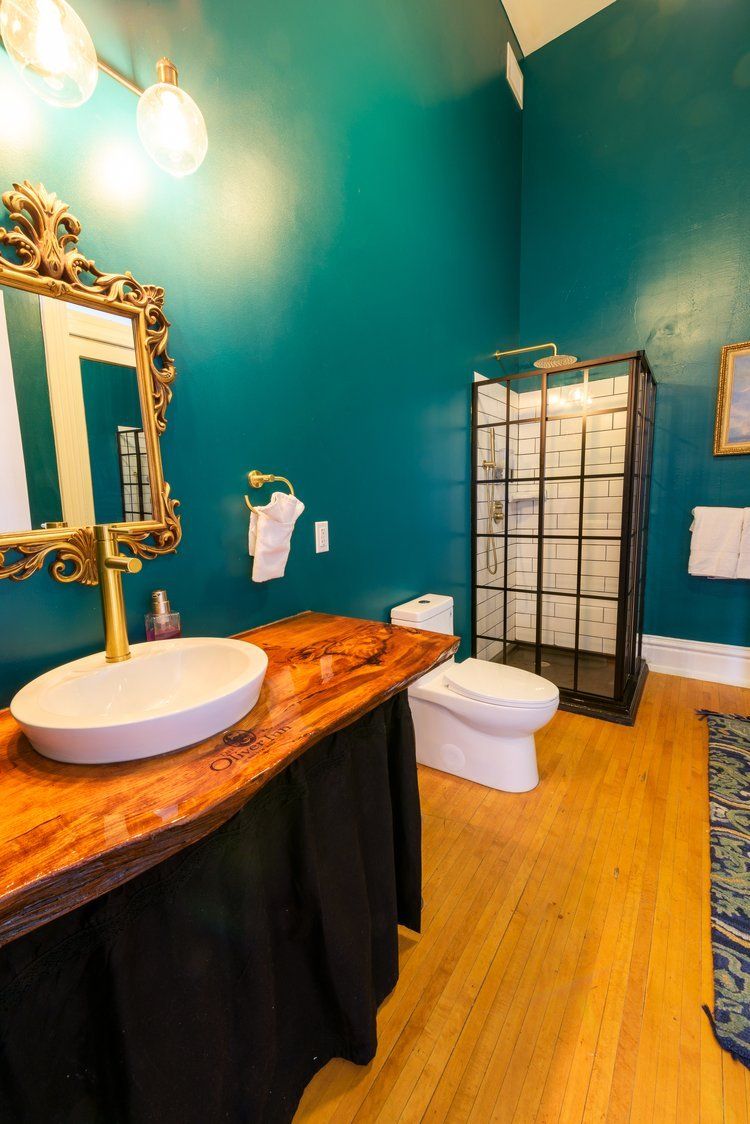 About Us | The Oliver Inn