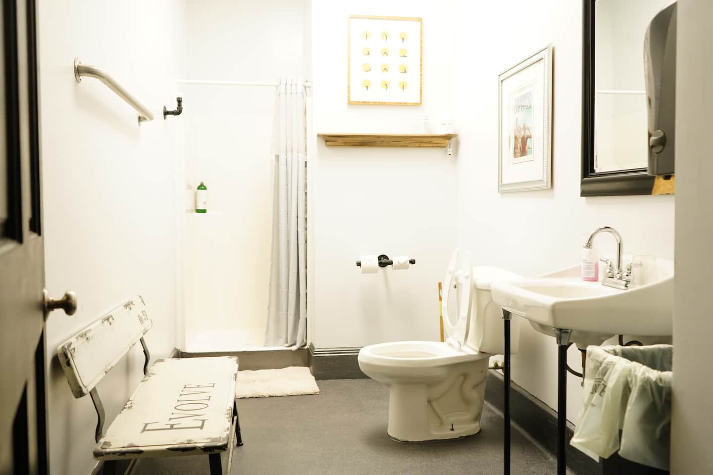 Amenities | The Oliver Inn