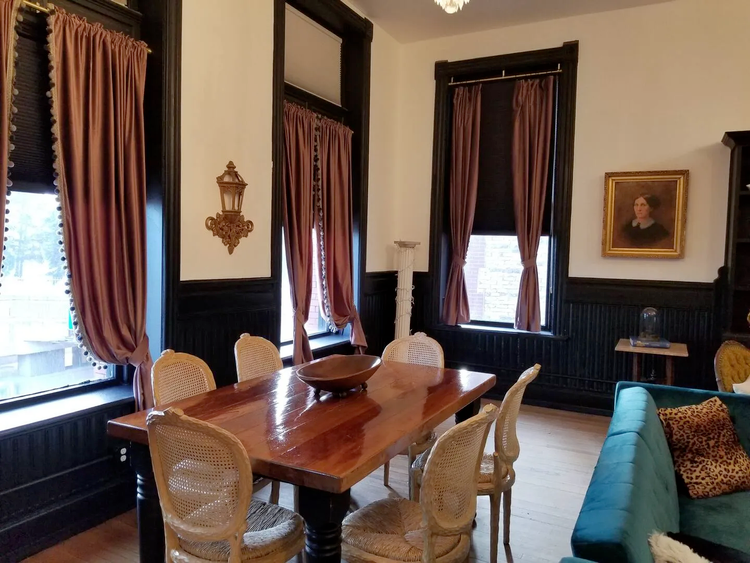 The Oliver Inn: Duluth's Downtown Boutique Hotel Awaits You