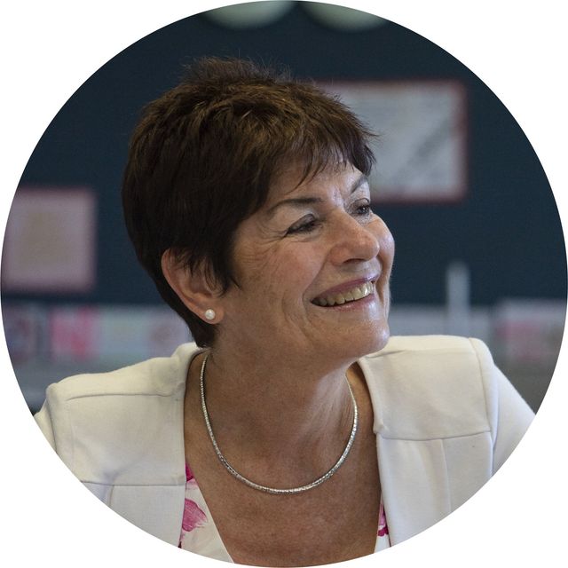 Diana Patchett's Instagram, Twitter & Facebook on IDCrawl