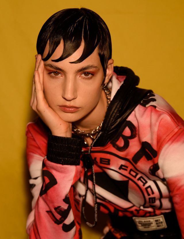 Ellie Bond's Instagram, Twitter & Facebook on IDCrawl