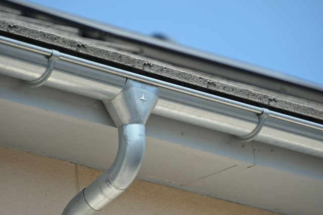 Zinc Half Round Gutter Rafter Brackets