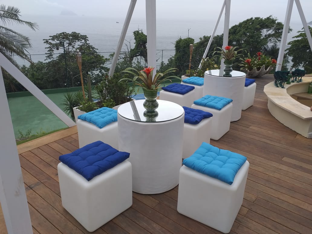 Locação de Puffs e Móveis RJ - Rei dos Puffs