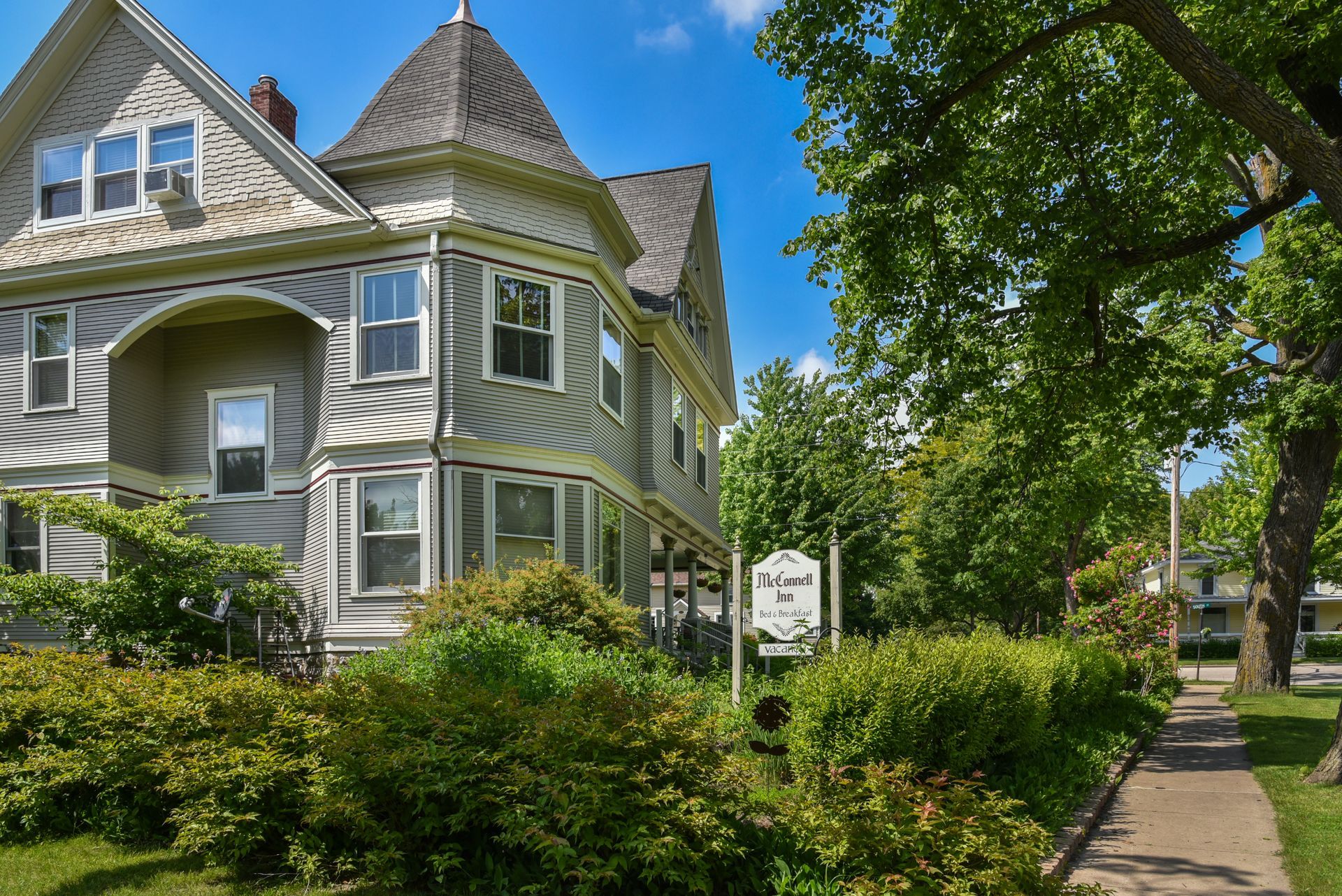 Historic McConnell Inn | Green Lake, WI