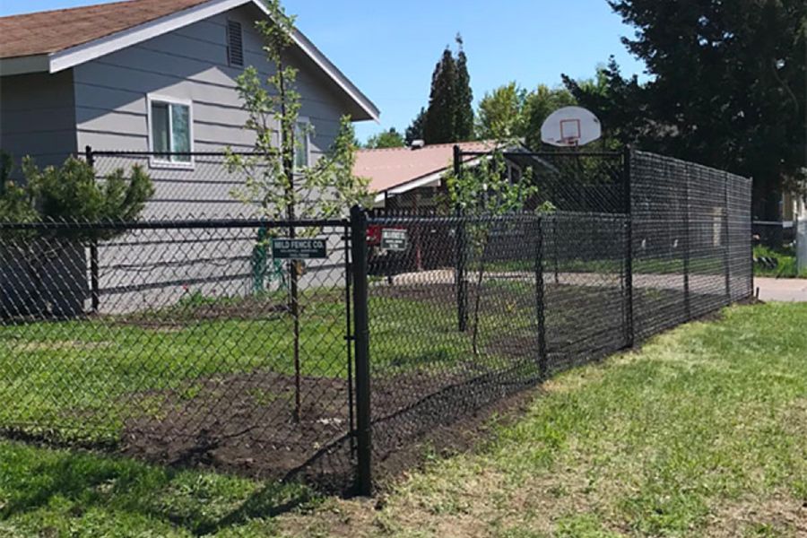 Black Chain Link Fencing: Stand Out a Durable, Sleek Fence